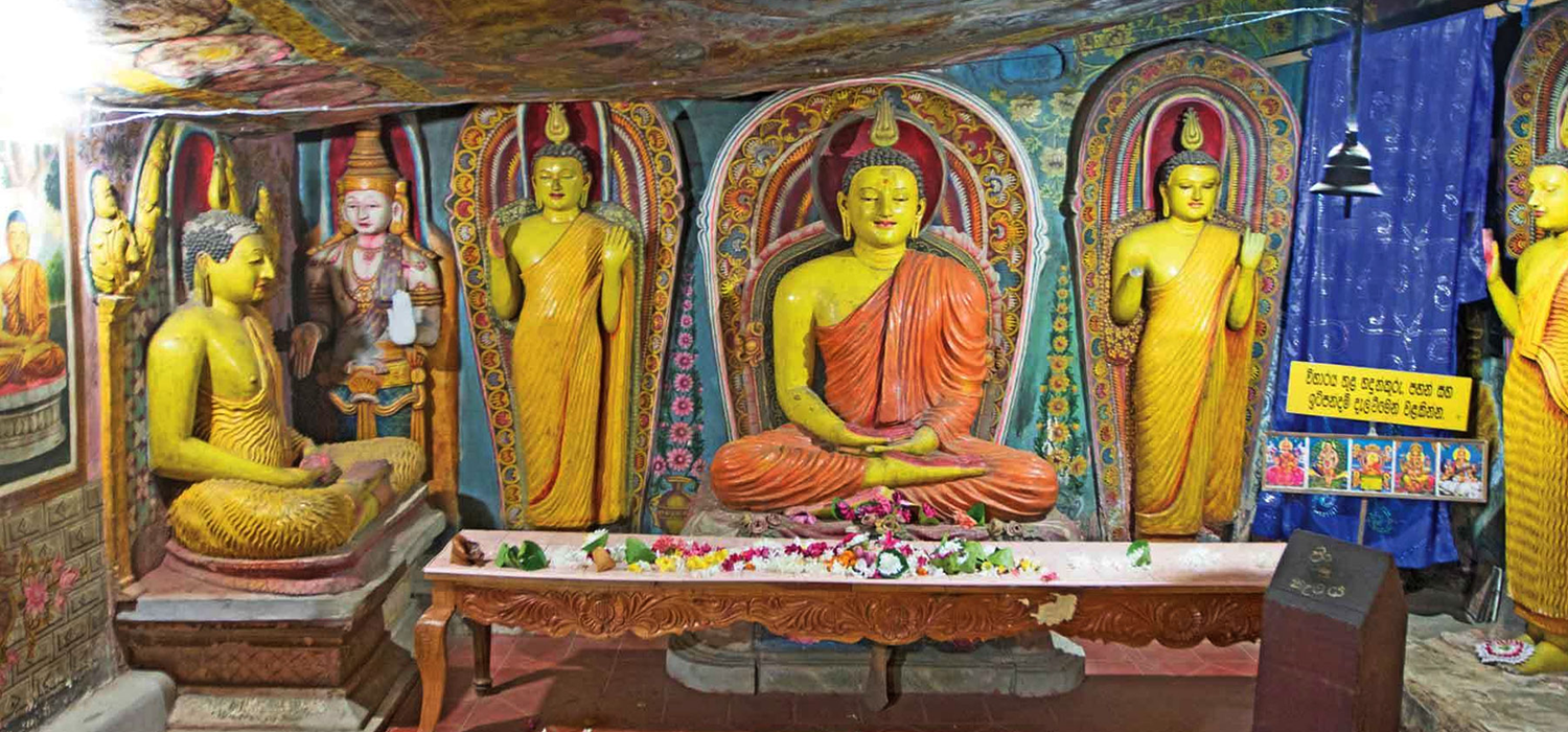 Aluvihara Cave Temple - Dream Master Travel